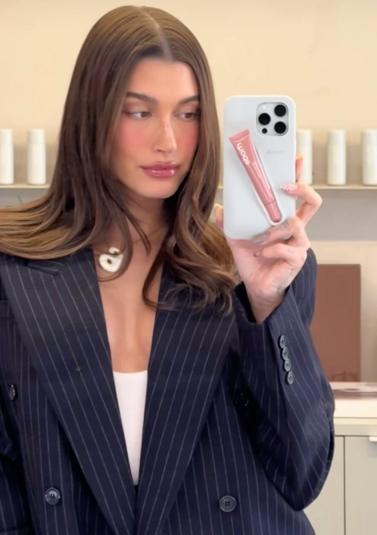 Rhode’s Marketing Campaign – Cherry Upload